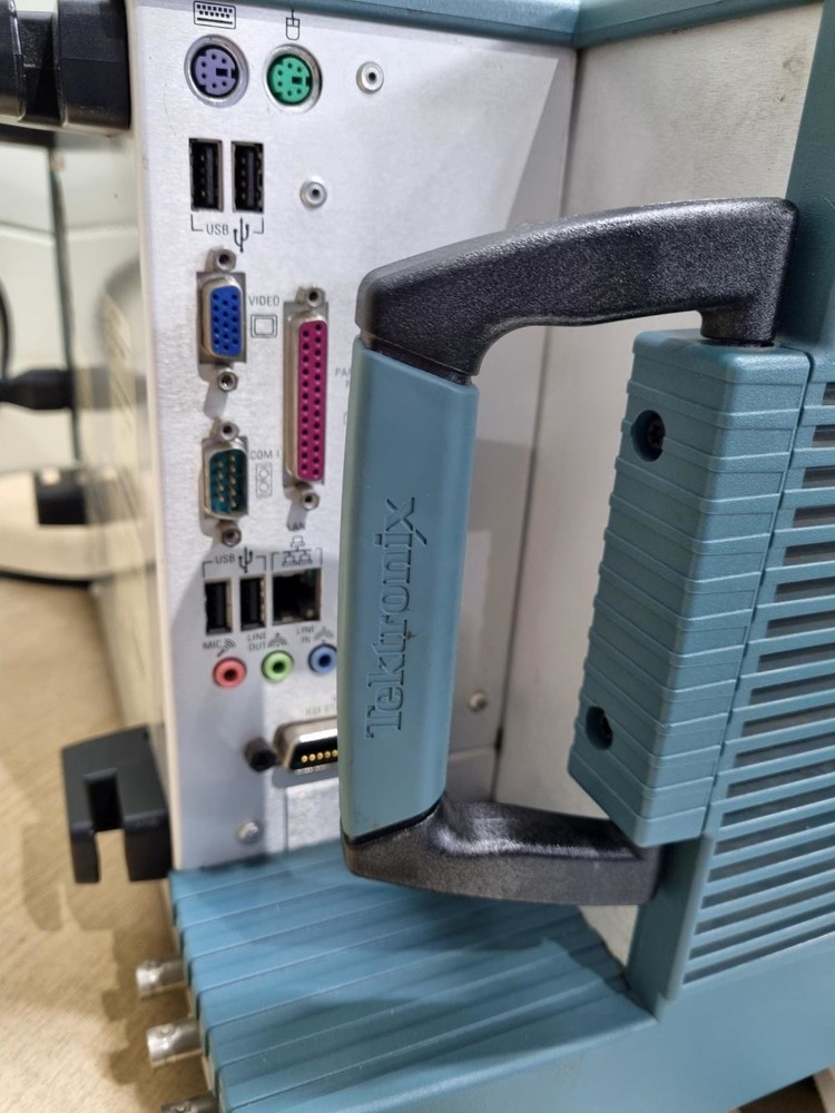 Tektronix TDS5104 Digital Phospor Oscilloscope 1GHz 5GS/s 오실로스코프 : 엠아이티솔루션