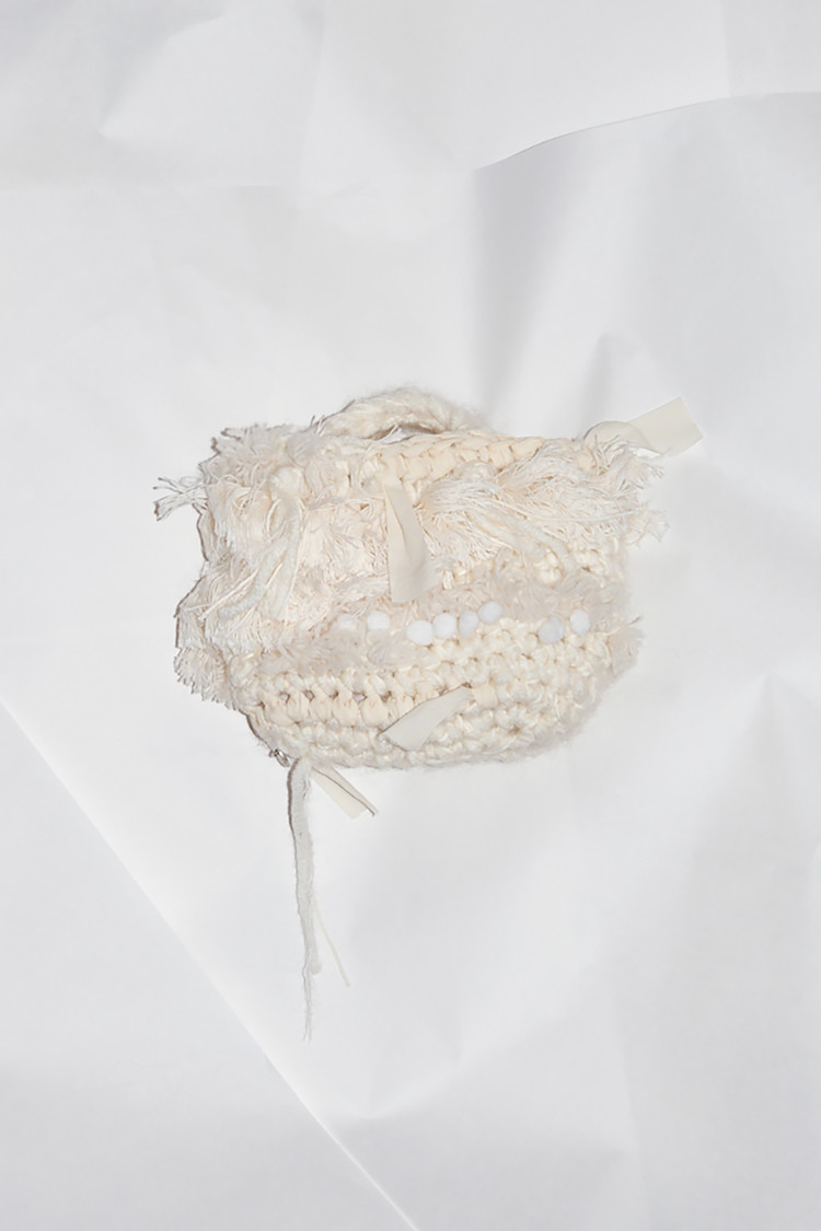 pom pom mini bag in ecru : 킨드레드 kindred