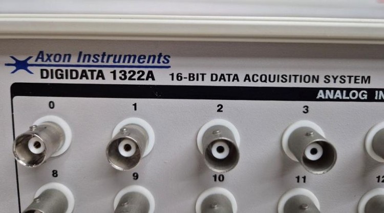AXON Instruments Digidata 1322A 16-Bit Data Acquisition System : 엠아이티솔루션