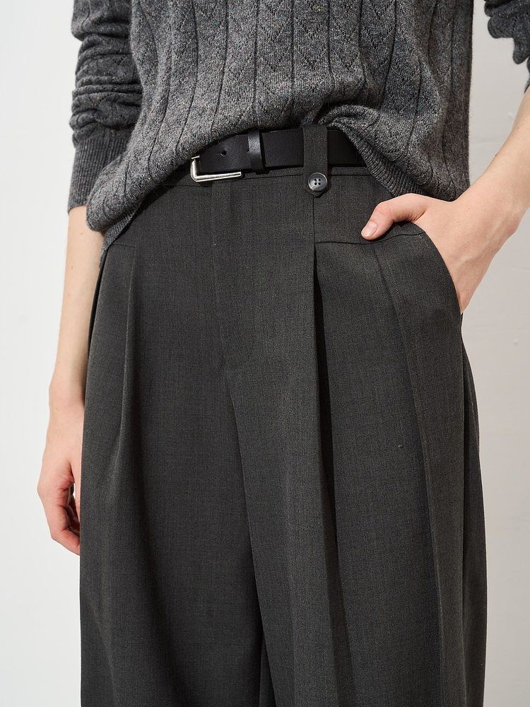 Essential Streamlined Luxe Pants : 엘레니크(Elenique)