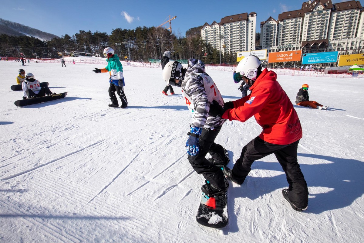 Private Snowboard Lessons for Beginners in Yongpyong Resort ⛷️ ...
