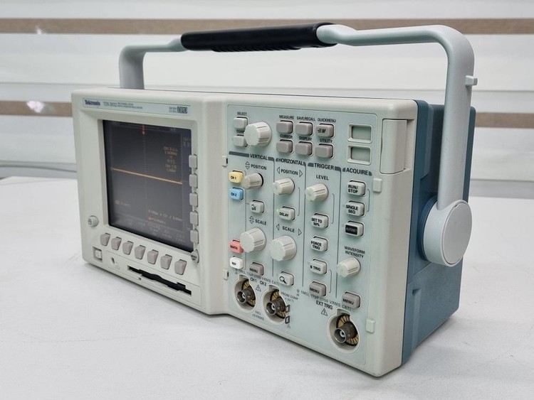 Tektronix TDS 3032 300MHz 2.5GS/s DPO Oscilloscope 오실로스코프 : 엠아이티솔루션