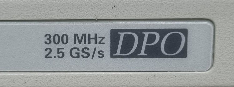 Tektronix TDS 3032 300MHz 2.5GS/s DPO Oscilloscope 오실로스코프 : 엠아이티솔루션