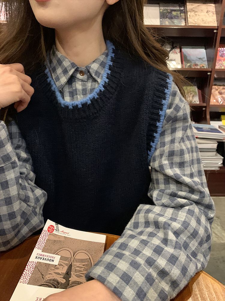 IIT College style sweater vest knit top : 프티베 petitbe