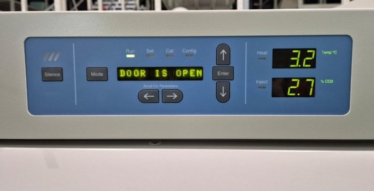 Thermo 311-GP CO2 Incubator 인큐베이터 : 엠아이티솔루션