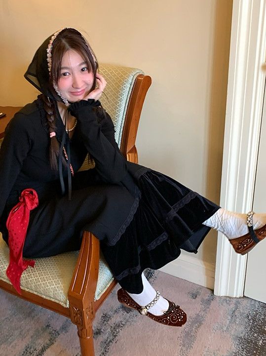 DODO Black Velvet Embroidered Floral Briefs Pants : 프티베 petitbe