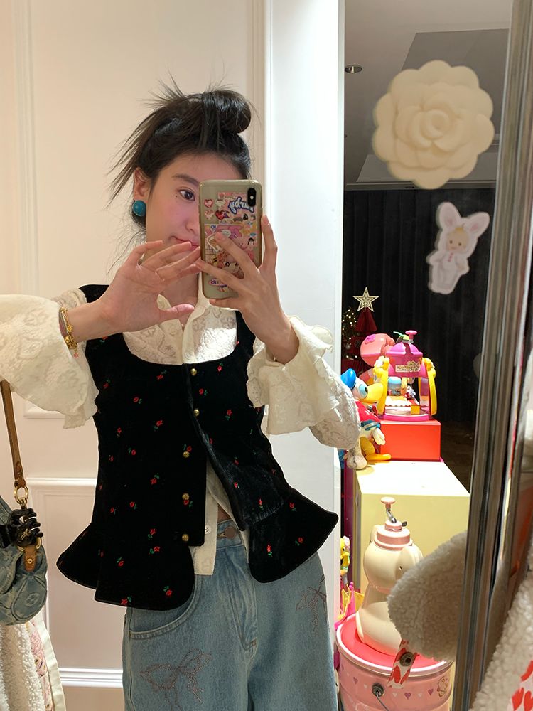 DODO Little Prince's red rose velvet embroidered vest : 프티베 petitbe