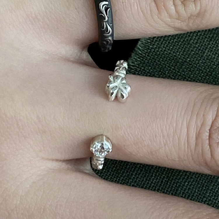 fluttering happiness #001 ⎜세잎클로버 오픈링 #001 (2colors) : 타이니바이트 tinybite -핸드메이드 주얼리