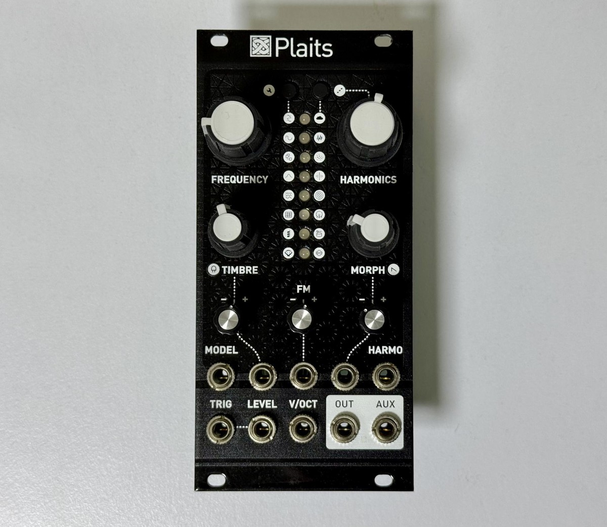 [판매완료] Mutable Instruments Plaits (블랙 패널 커스텀) : 옥토모 OCTOMO