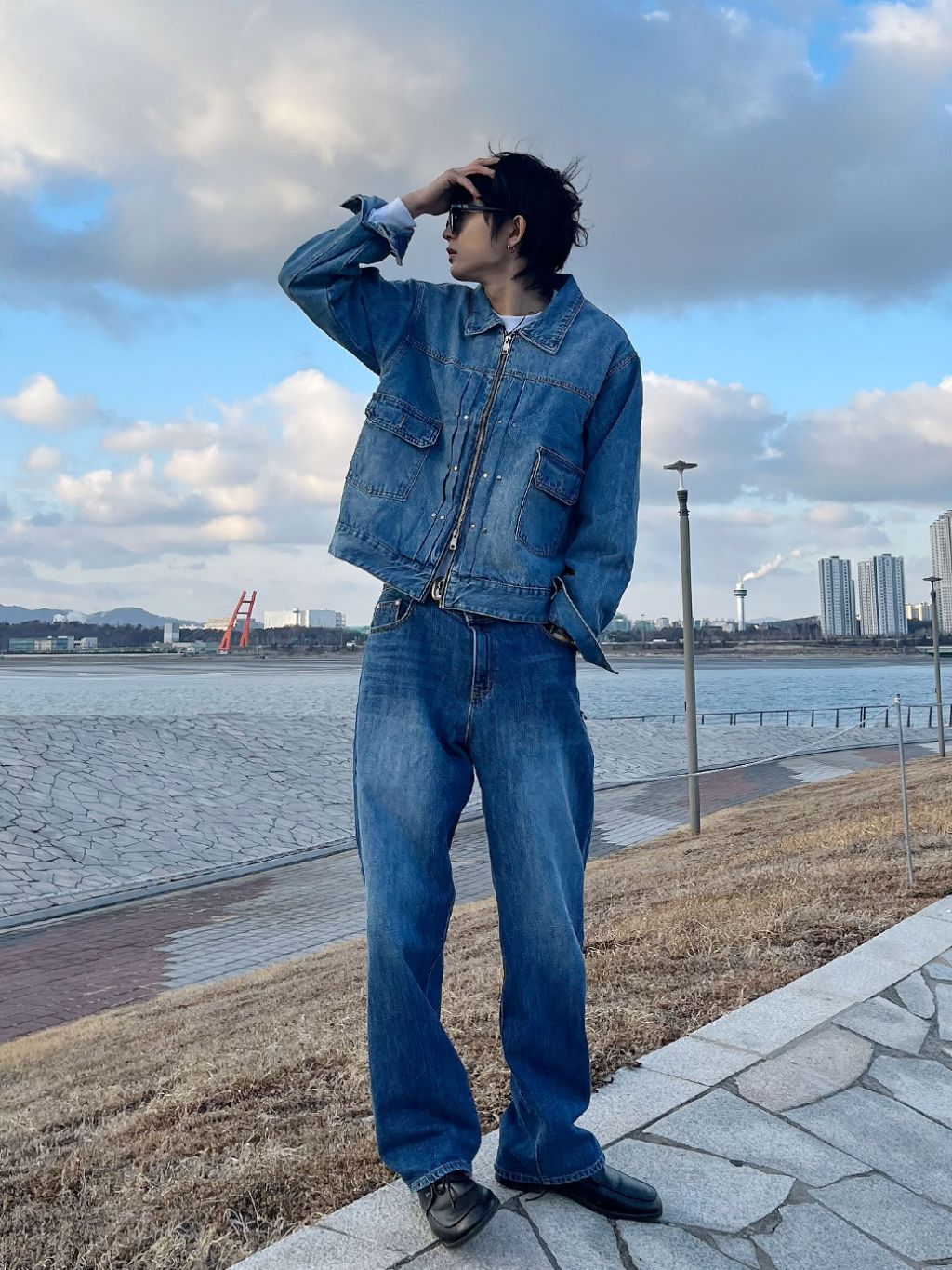 [단독기획]Studded jean jacket(2C) : 트로우