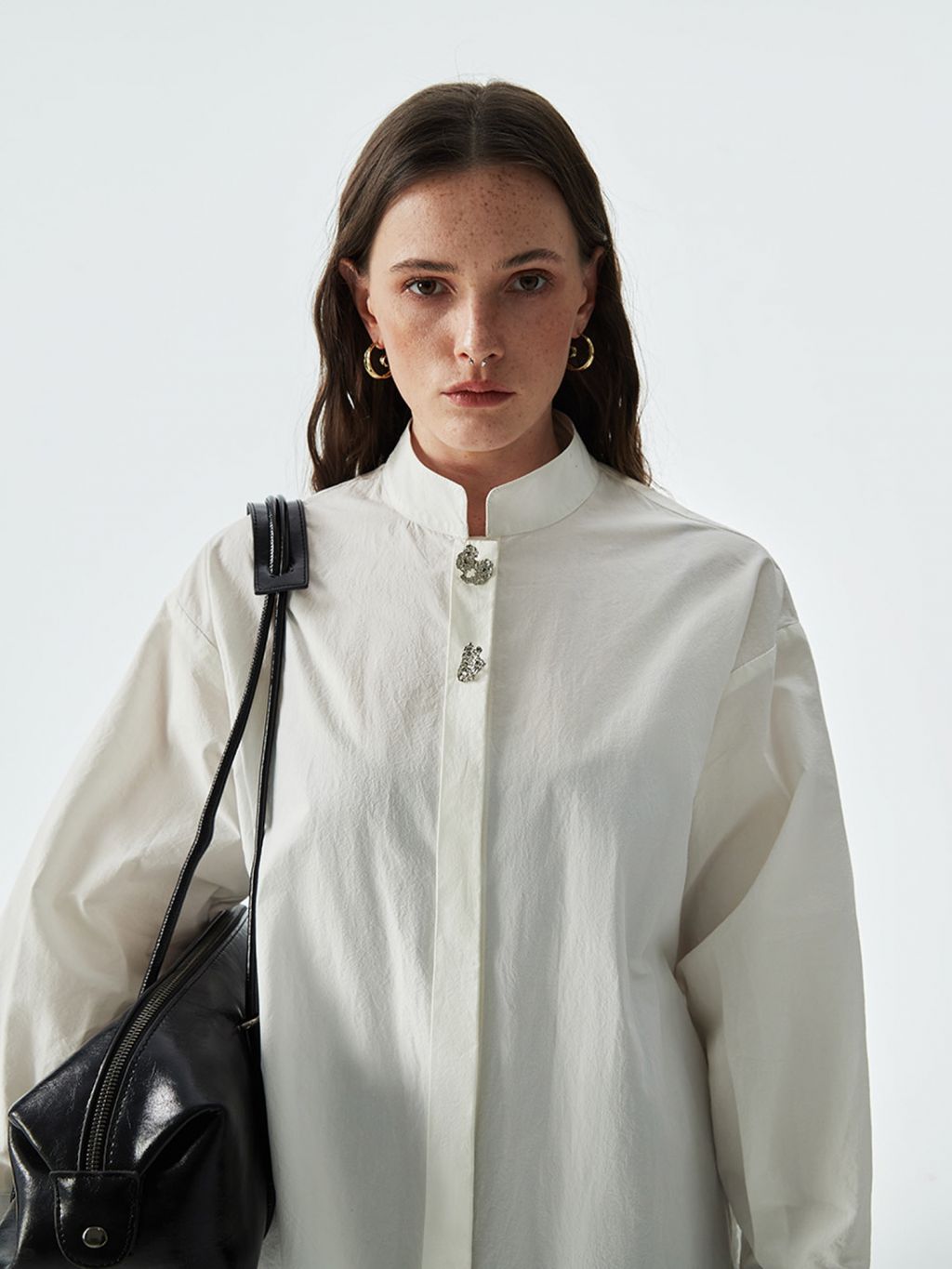 Metal Button Stand Collar Shirt : 소냐도르(soñador)