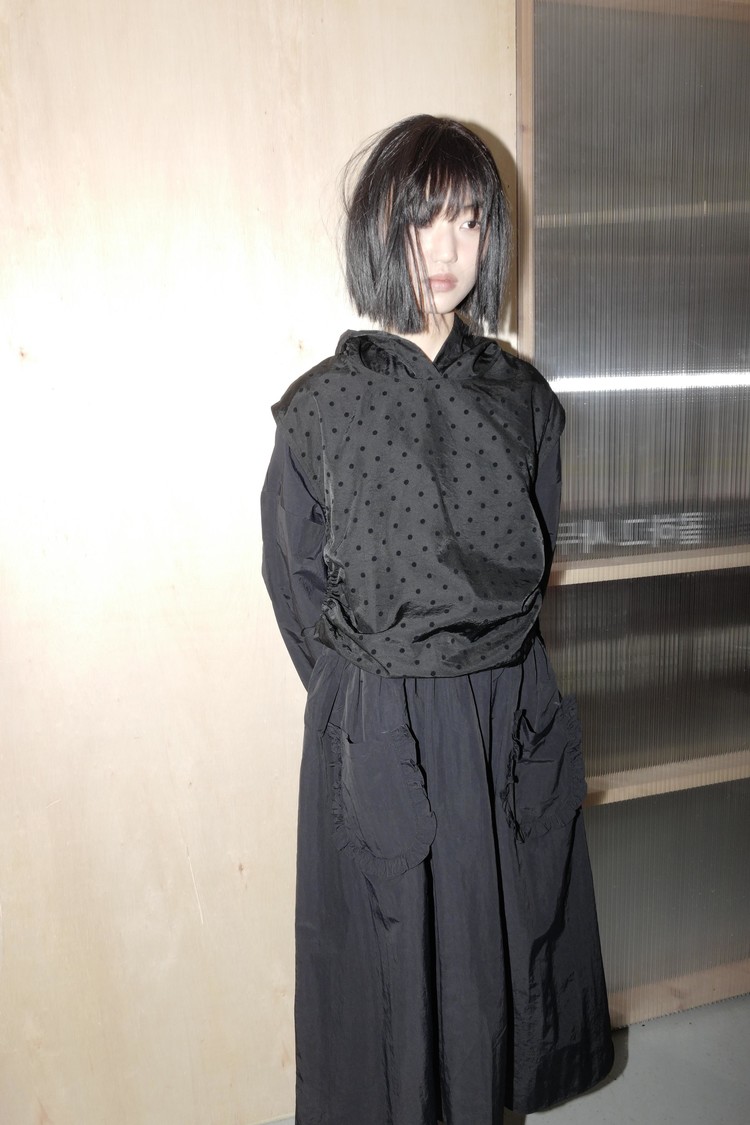 dot vest (2c) : callhag