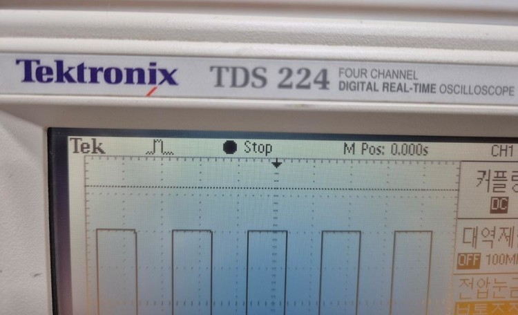Tektronix TDS 224 100MHz 4ch Oscilloscope 오실로스코프 : 엠아이티솔루션