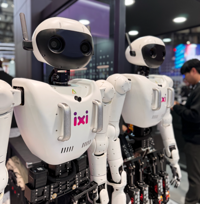 AeiROBOT