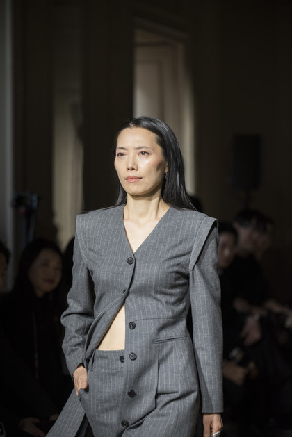 엘리트모델에이전시(EMA), 시니어모델 2025 밀라노패션위크서 글로벌 데뷔 : ARTICLE BOARD | EMA OFFICIAL