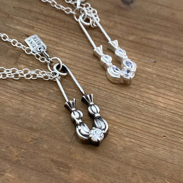 tightly shiny #001 ⎜옷핀 목걸이 타이틀리 샤이니 네크리스 #001 : 타이니바이트 tinybite -핸드메이드 주얼리