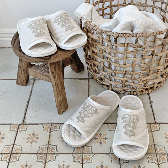 라벨르엠 크라운 린넨 자수 슬리퍼 (2size) : 라벨르엠 - Labelle M