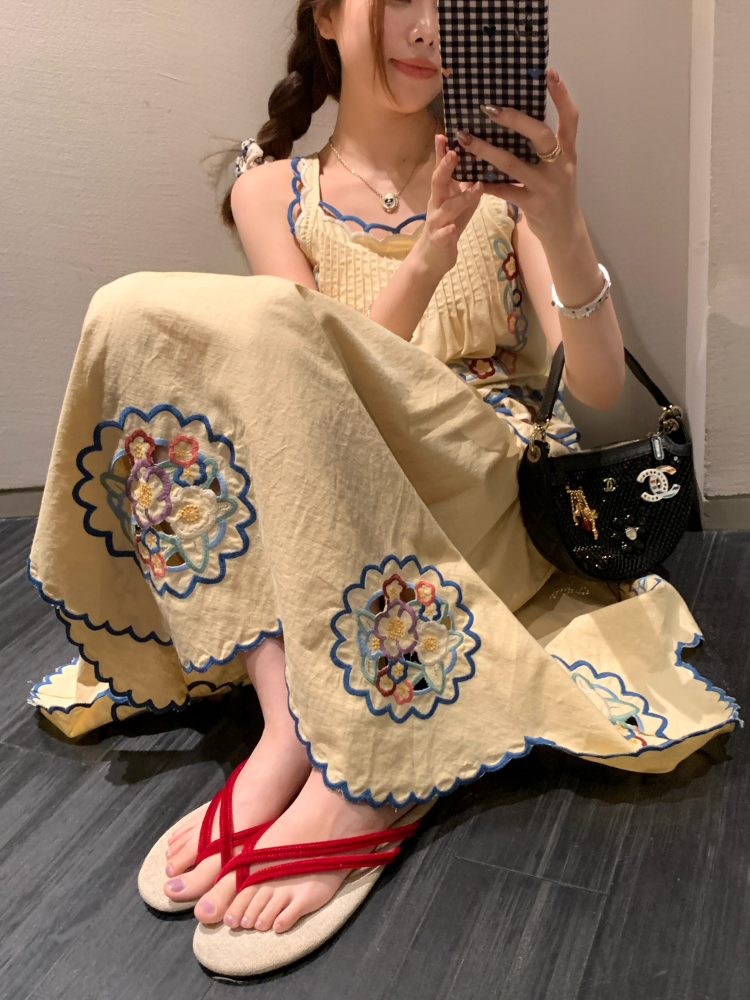 RZZ Linen Heavy Industry needle embroidered top + skirt : 프티베 petitbe