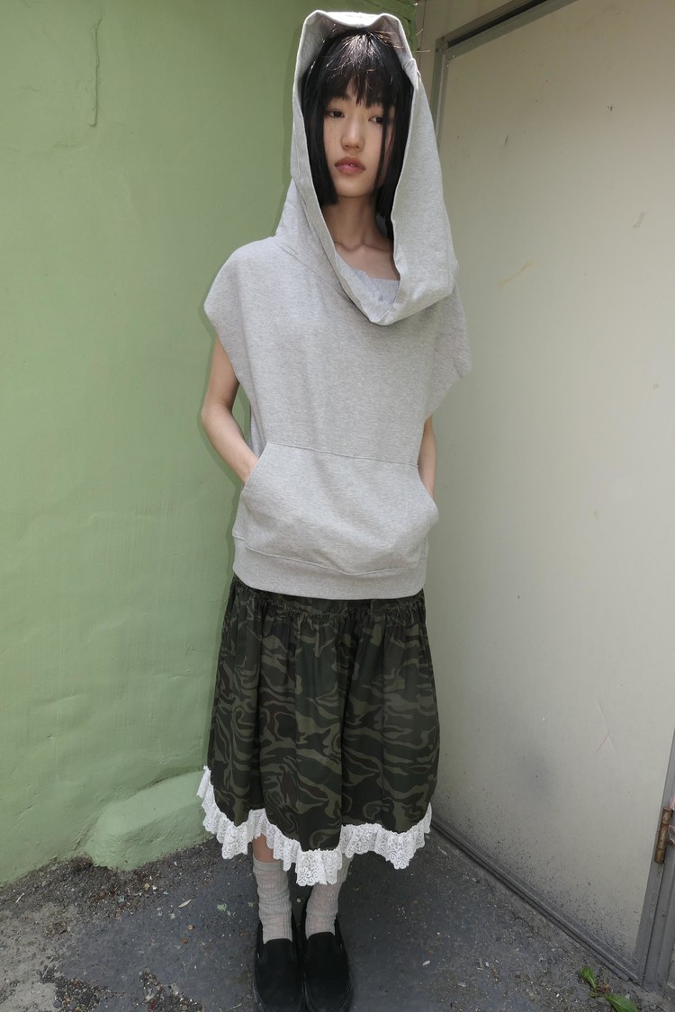off-shoulder half hood T (2c) : callhag