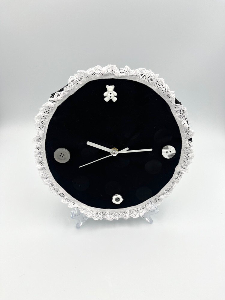 Dot Button Clock : platinum.treasure