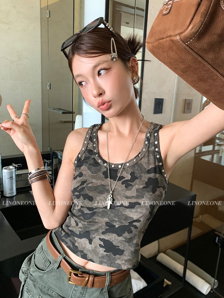 LIN Retro Mystery Metal Rivet Army Green Elastic Slim Fit Vest : 프티베 ...