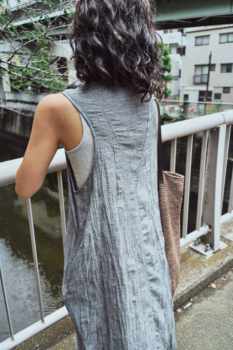 Textured Cut-off Dress : mono prive