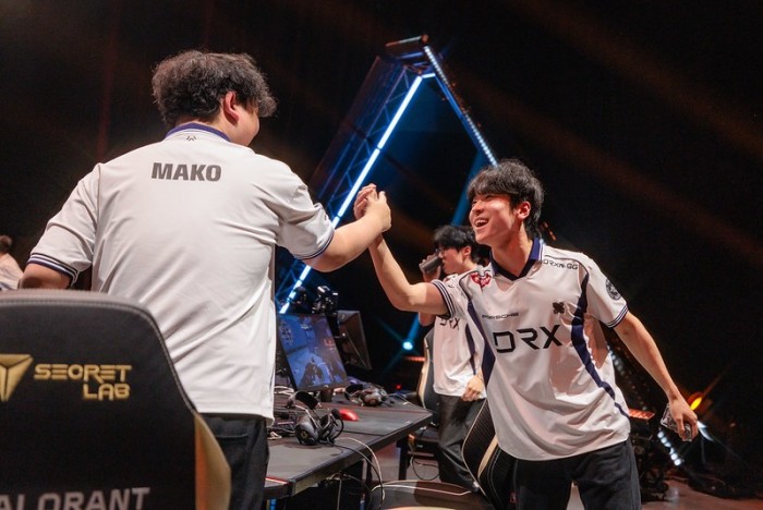 ‘아직 꺾이지 않은 마음’ DRX, 우승 후보 G2 누르며 2라운드 진출 : DRX | NEWS