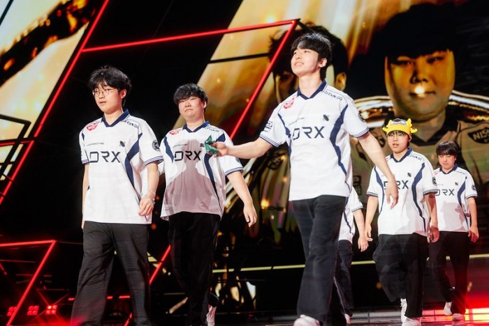 1시드 연파한 다윗의 반란...DRX, 우승후보 PRX에 2대0 완승 : DRX | NEWS