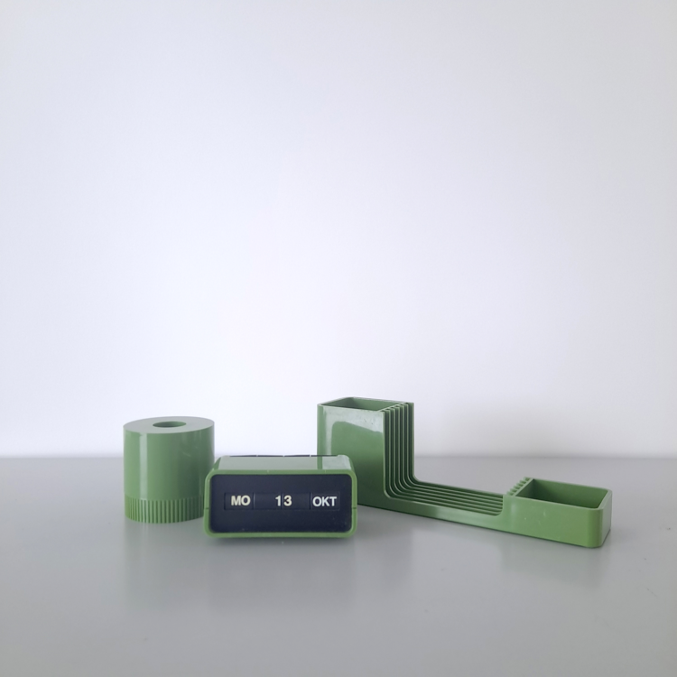 arlac Desk Set (arlac Dati Calendar, arlac Clip Boy 2000, arlac Pen ...