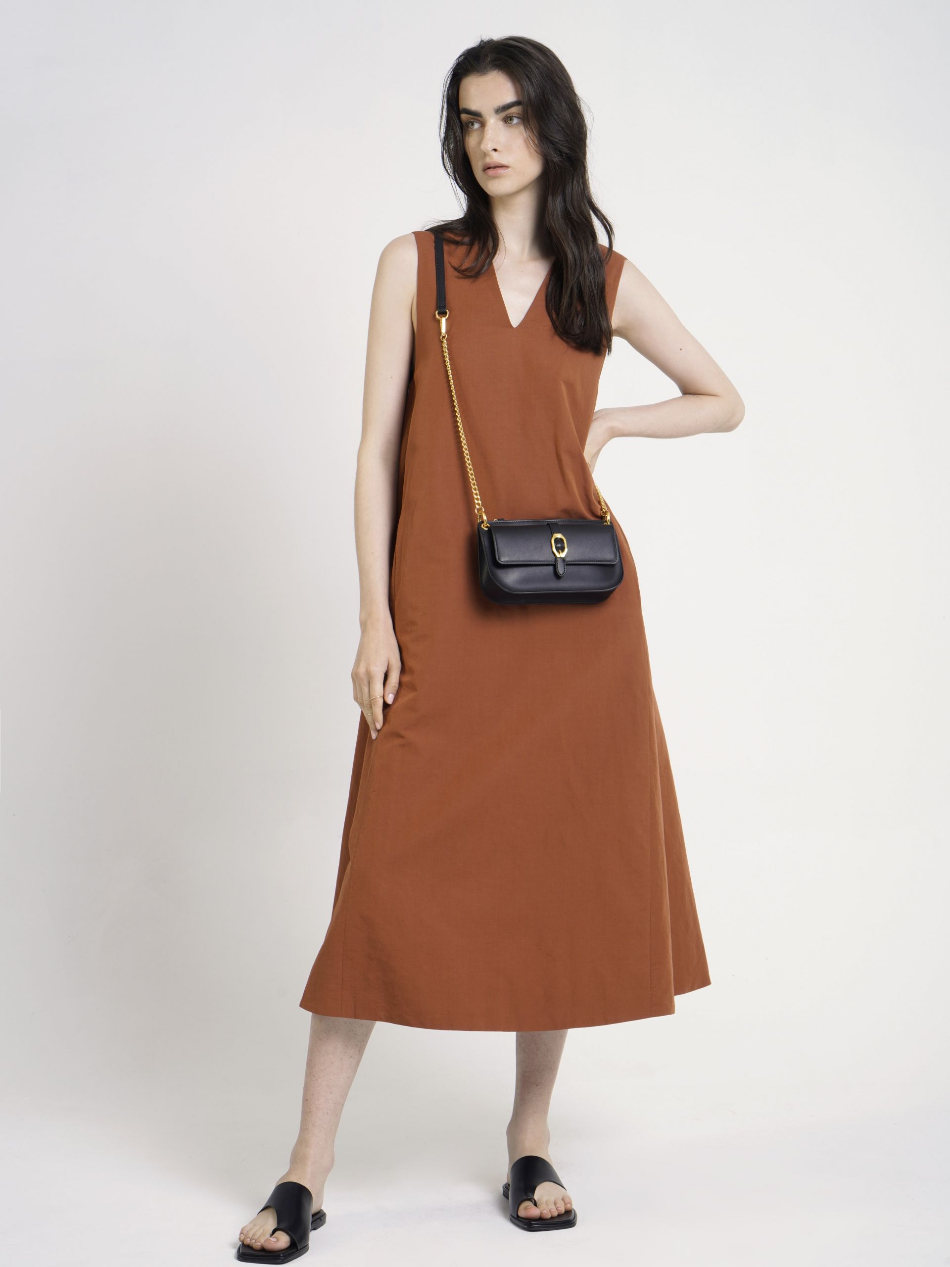 (HIEMS COR) 68 THE CHAIN BAG BLACK/ASH BLUE : wink. - Global B2B ...