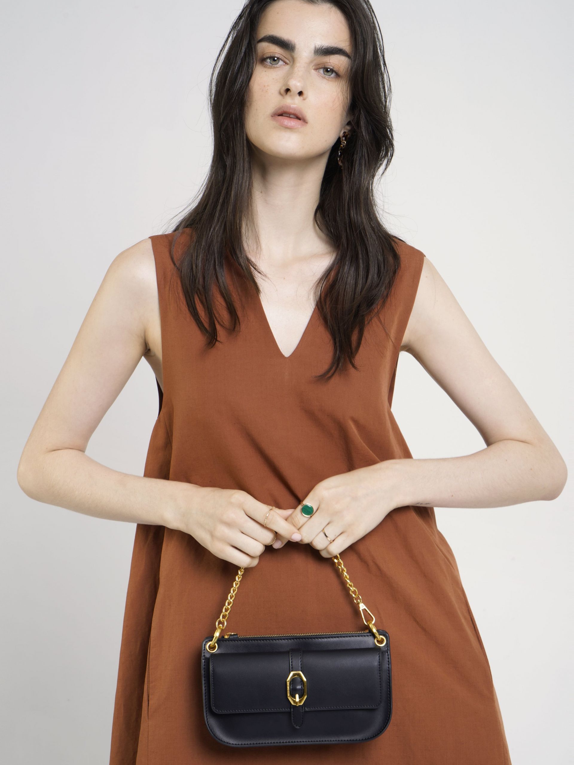 (HIEMS COR) 68 THE CHAIN BAG BLACK/ASH BLUE : wink. - Global B2B ...