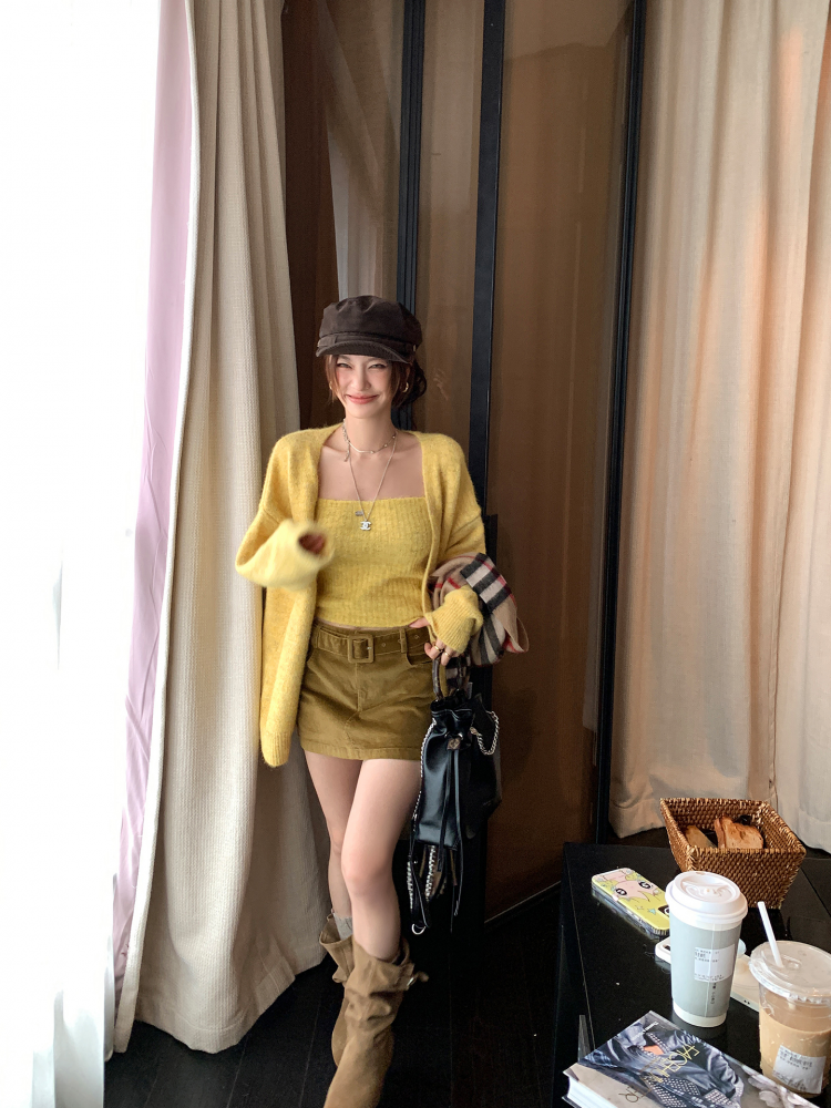 DULA Velvet A-Shaped Butt Short Skirt : 프티베 petitbe