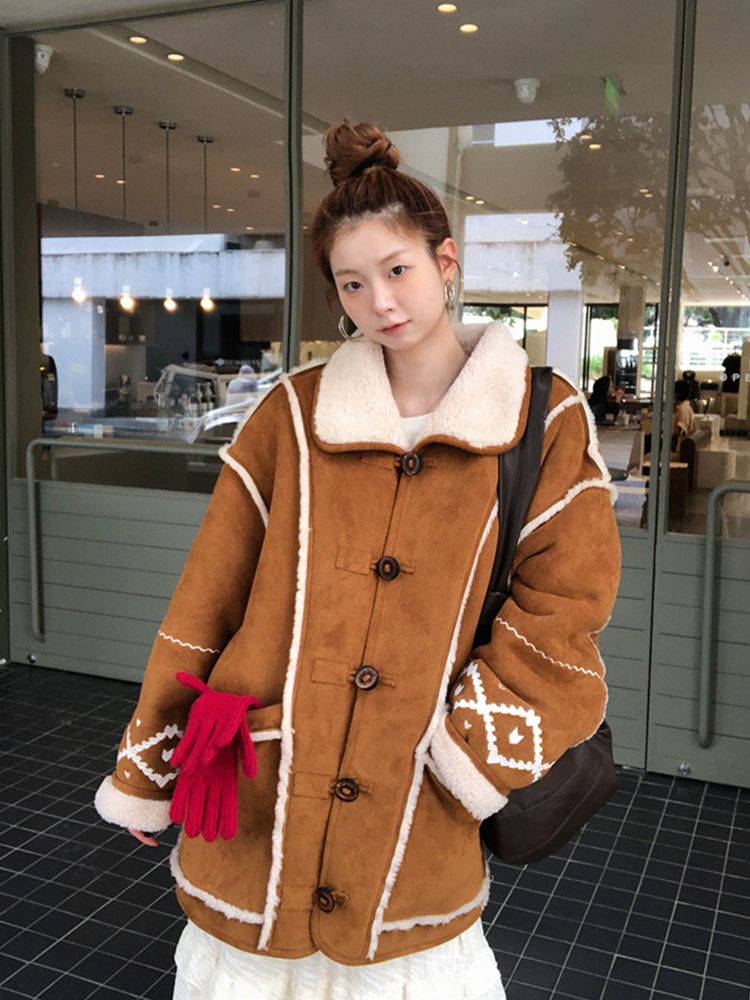 Ethnic Shearling Patch Jacket : 에스트렐라스 (estrellas)