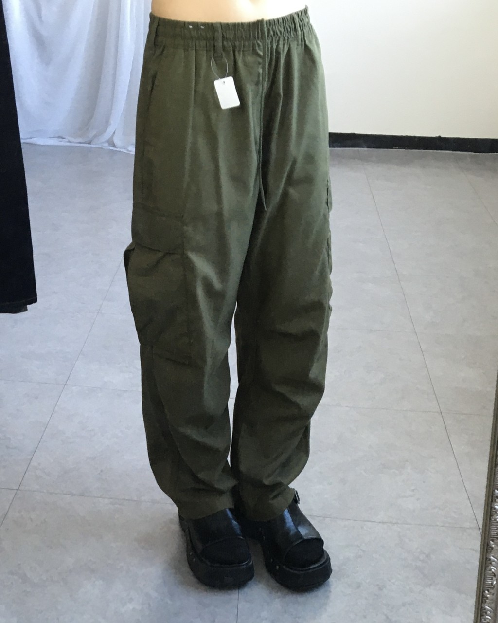 Khaki cago pants : sanmountains
