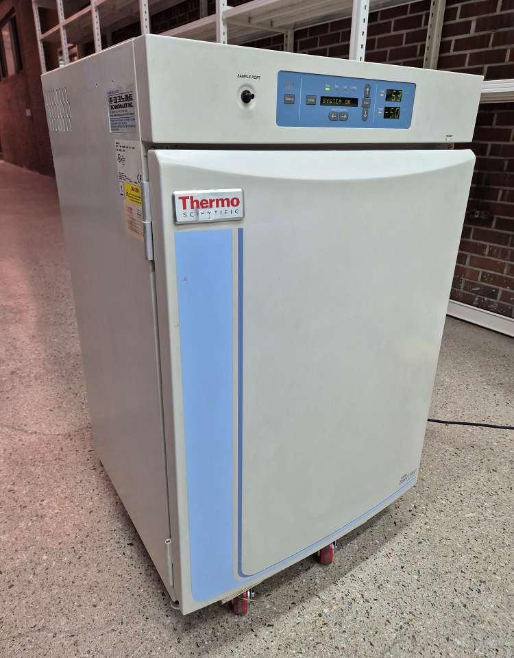 Thermo 311 CO2 Incubator 인큐베이터 배양기 : 엠아이티솔루션
