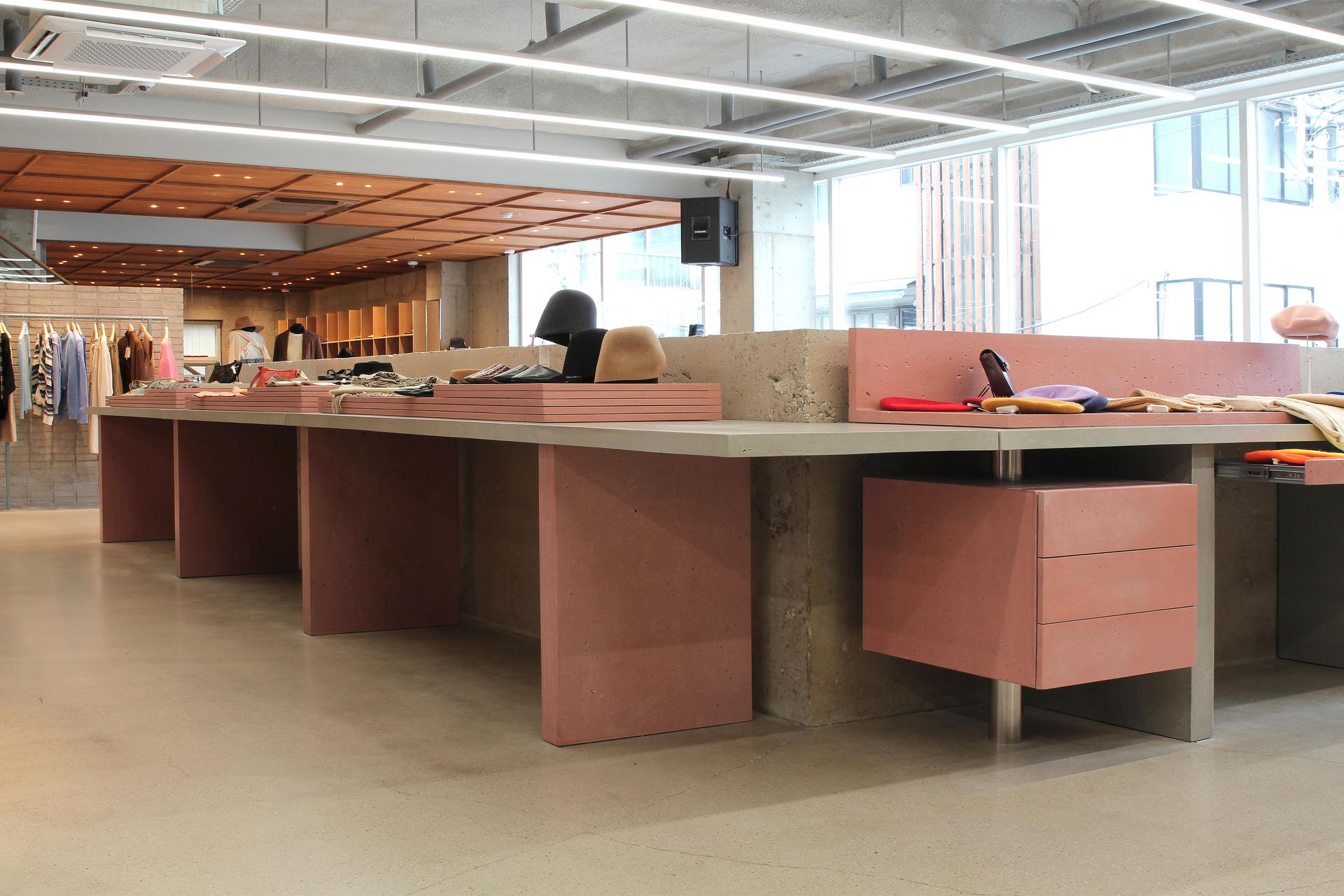 STYLENANDA Flagship Store 2F (Hongdae) : UHPC 디자인 콘크리트 디크리트