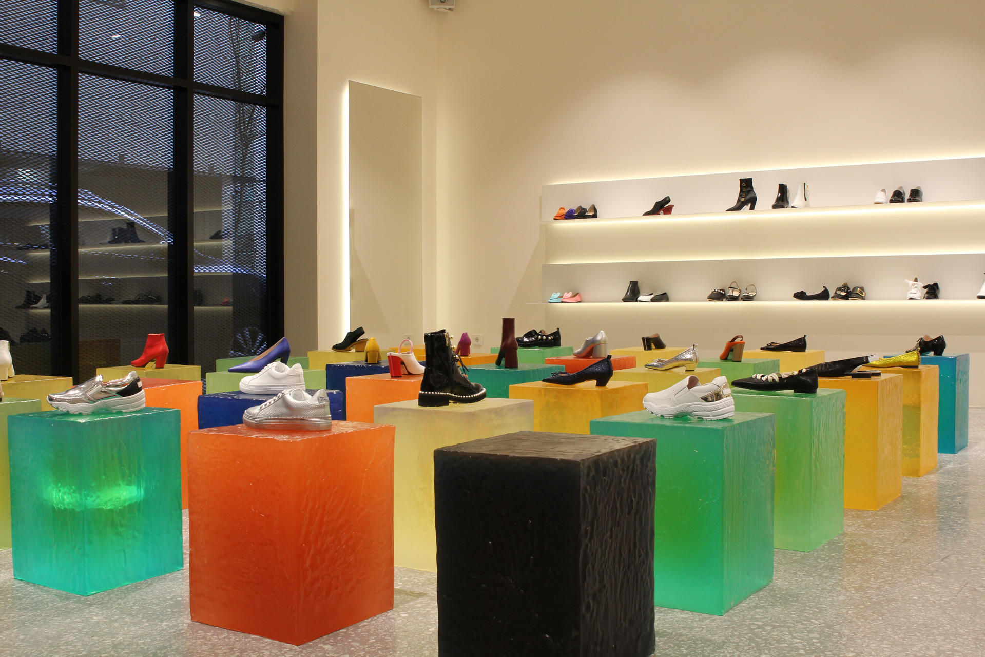 SHOE MUSEUM by SUECOMMA BONNIE : UHPC 디자인 콘크리트 디크리트