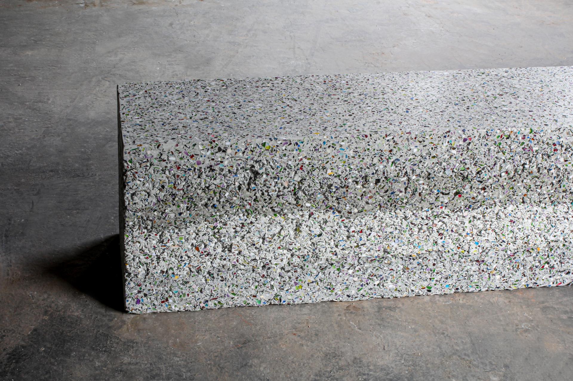 Layered Bench : UHPC 디자인 콘크리트 디크리트