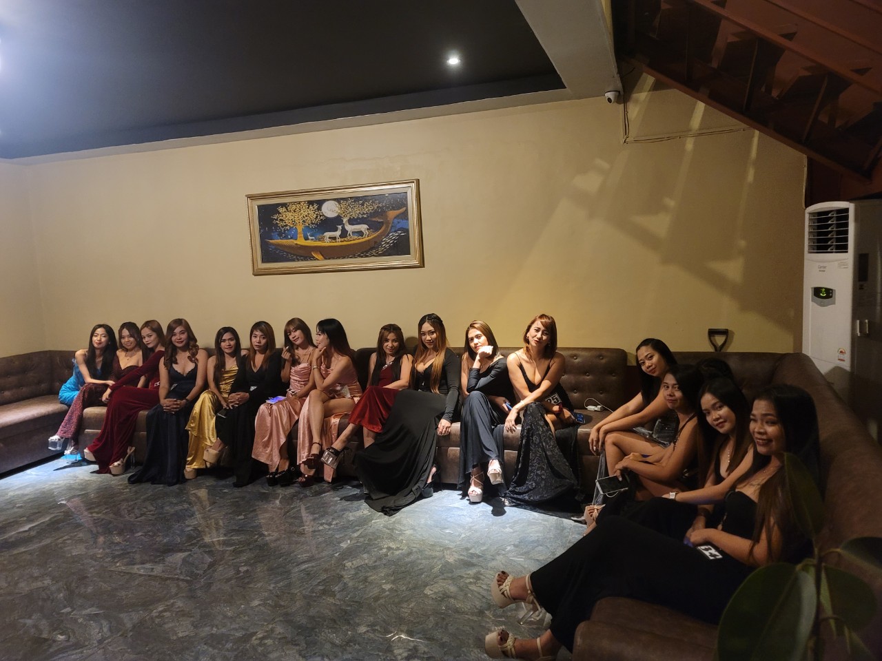 💃🏼 앙헬레스 게스 GUESS KTV(구. 메이드 KTV ), 노래방 가라오케 단란주점, 앙헬레스의 최대규모 도우미! 💃🏼 : 앙헬레스밤문화,앙헬레스가라오케, 앙헬레스유흥 ...