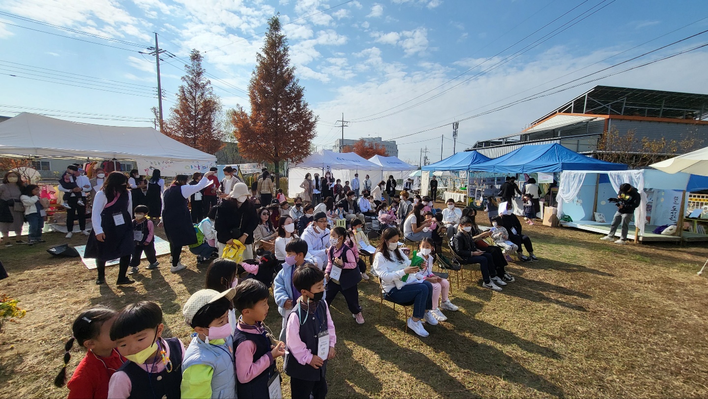 “놀이는, 아이가 스스로 택하게끔 해야 한다” : 놀뫼신문
