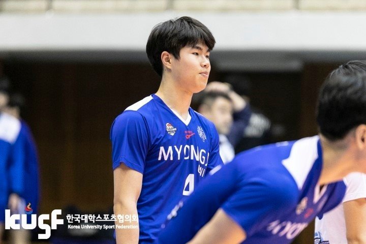 [2019 KUSF 대학배구 U-리그] 명지대, 첫 경기에 홍익대 상대로 첫 승! : KUSF 기자단 기사