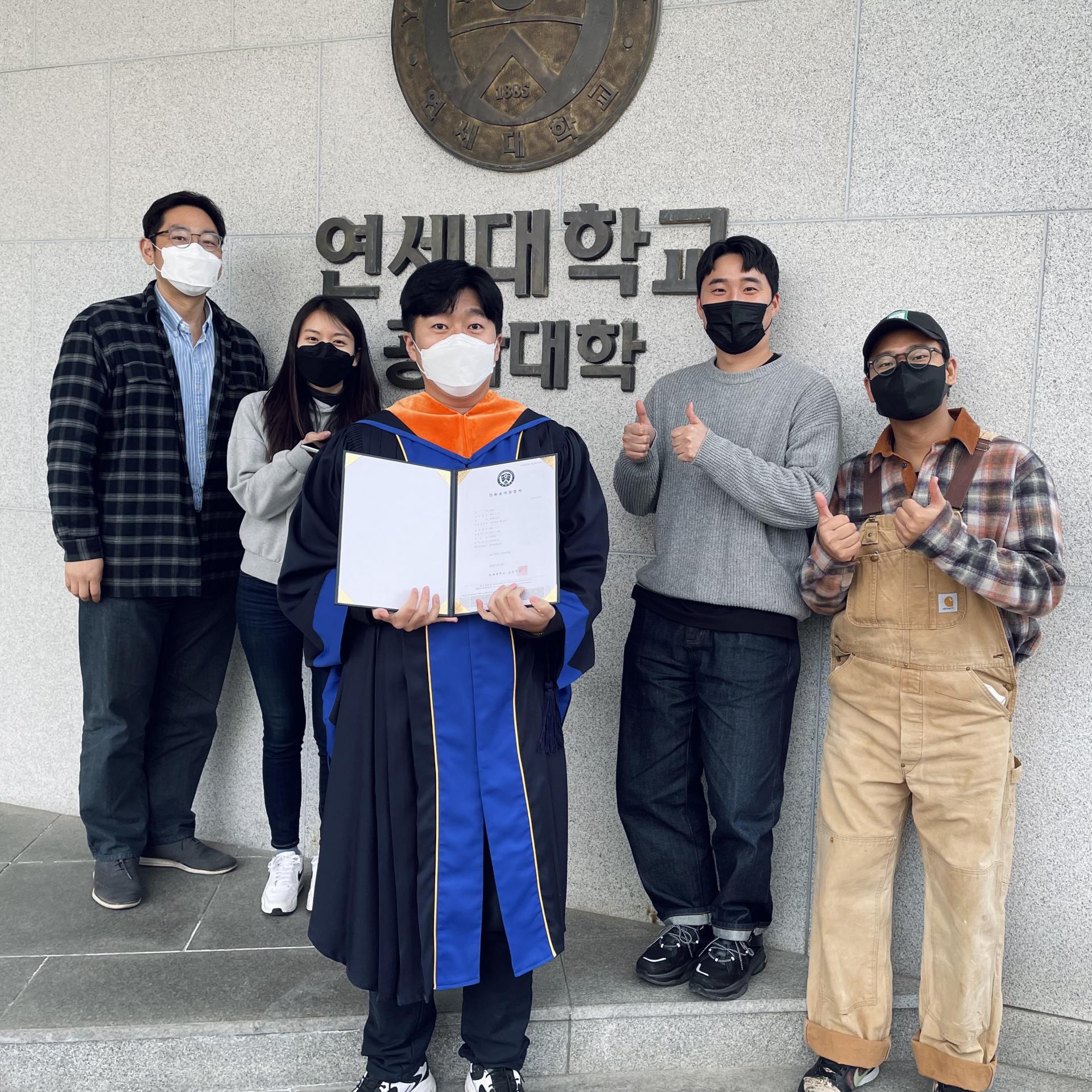 Congratulations on ICM member's graduation : News