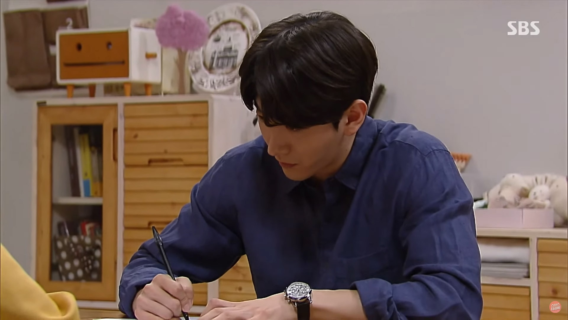 드라마 아모르파티 - 홍준기(형준역) MF0415G01 착용 : 미니포커스 시계