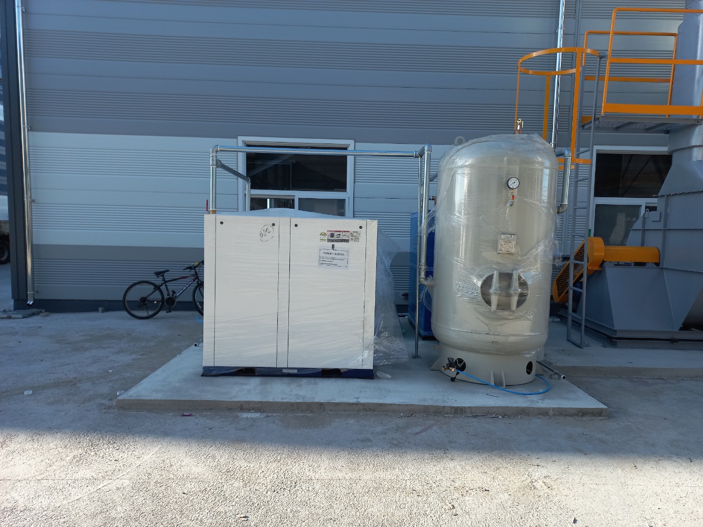 인버터 스크류 콤프레샤 AT-50AC 2Set 외 제습설비 : 한신에어윈