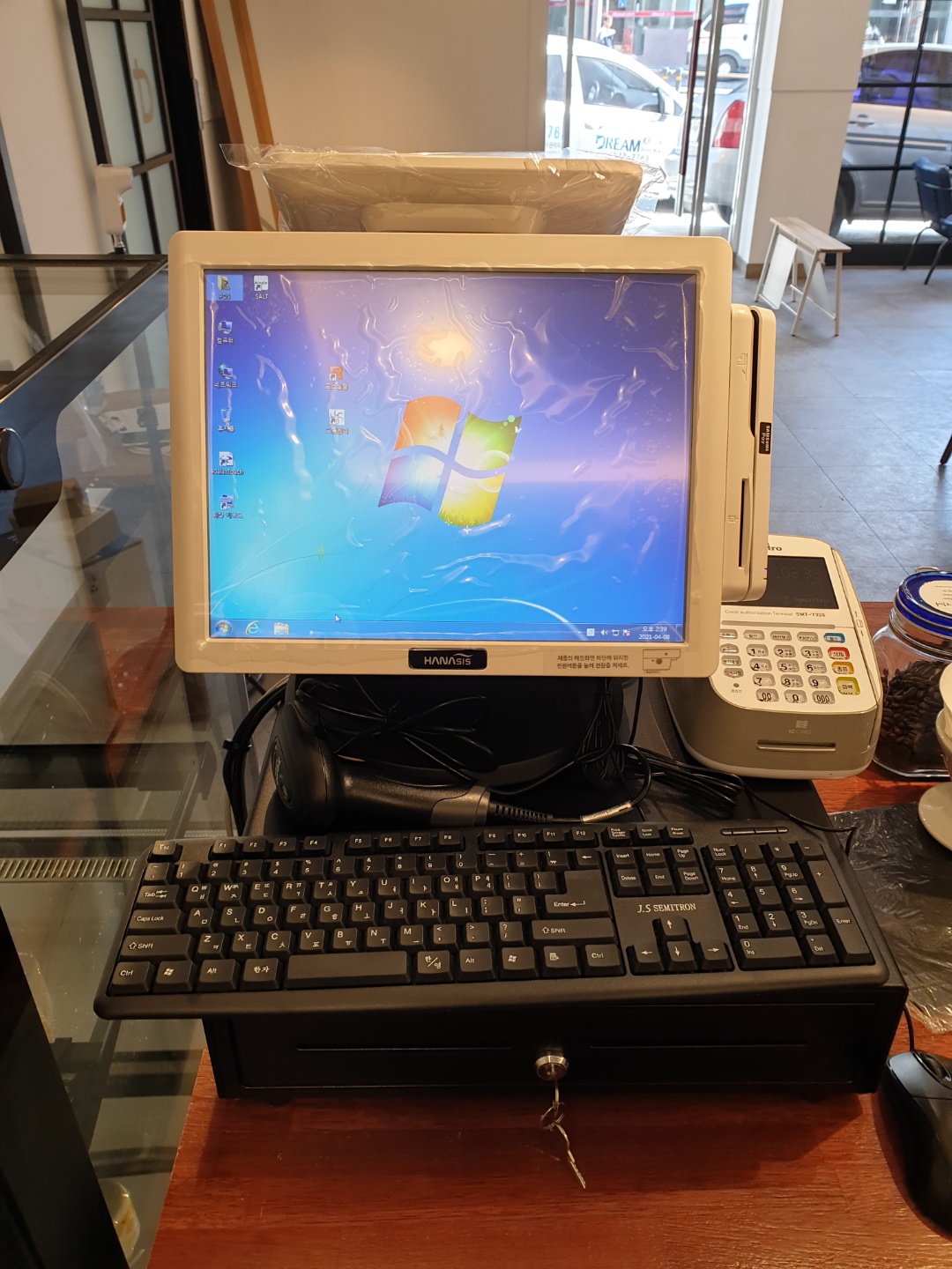 [하나시스 HIT포스, SMT-T226] 서울 강남구 '혼디 브루잉 스테이션' 이카드밴 포스 및 카드단말기 설치 완료하였습니다. : 이카드밴(주)