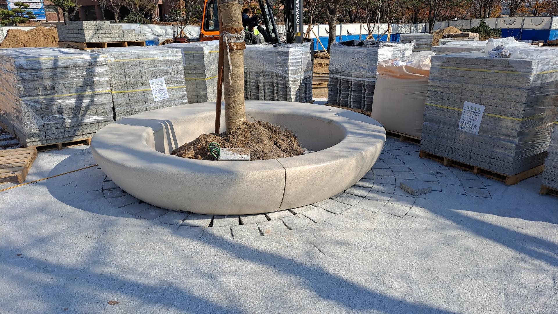 2022 도넛형 앉음벽 : UHPC 콘크리트 산업을 선도하는 기업 미콘