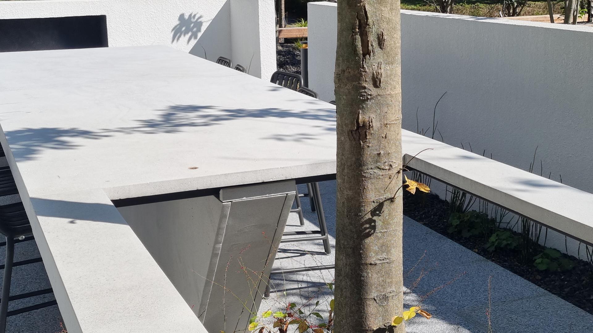 2022 래미안 야외 디딤판, 테이블 : UHPC 콘크리트 산업을 선도하는 기업 미콘