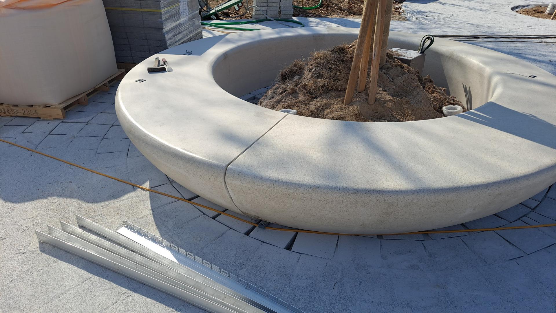 2022 도넛형 앉음벽 : UHPC 콘크리트 산업을 선도하는 기업 미콘