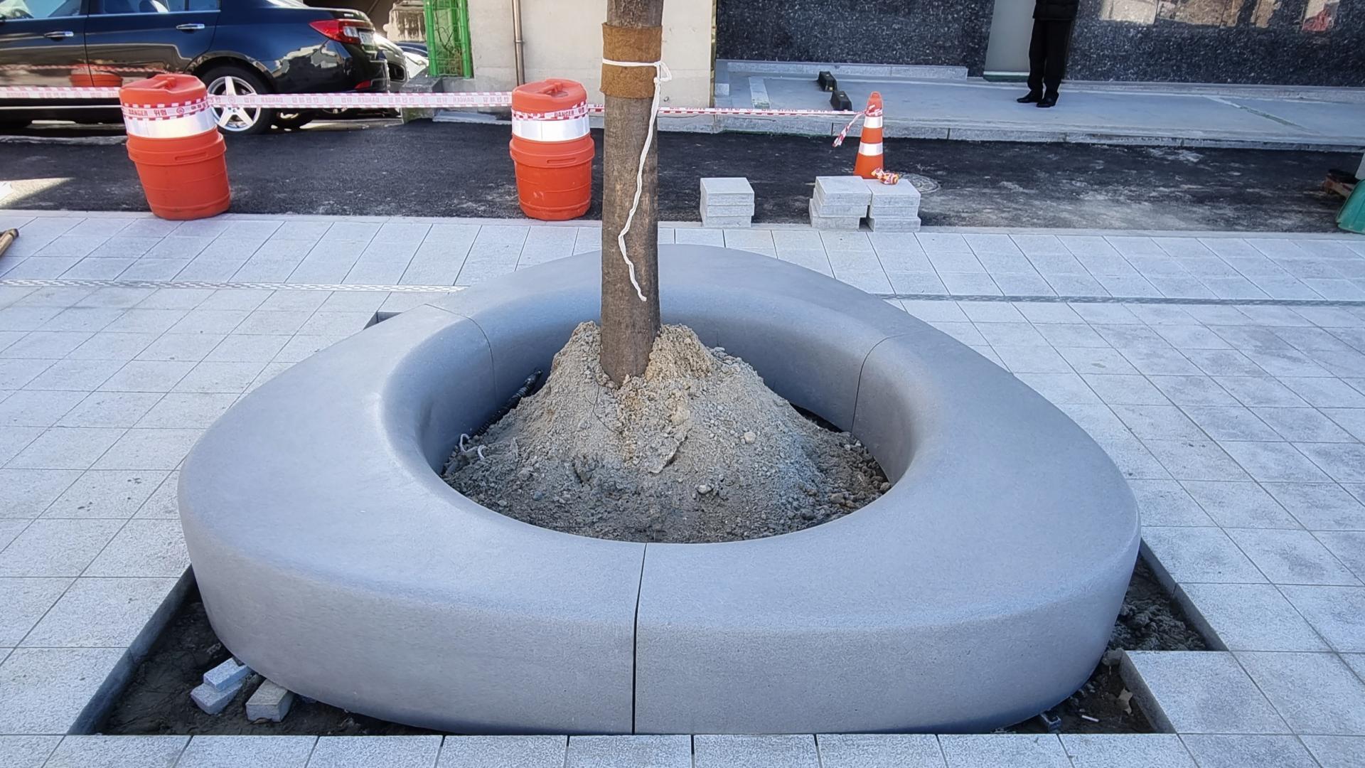 2022 삼척시청 삼각 앉음벽 : UHPC 콘크리트 산업을 선도하는 기업 미콘