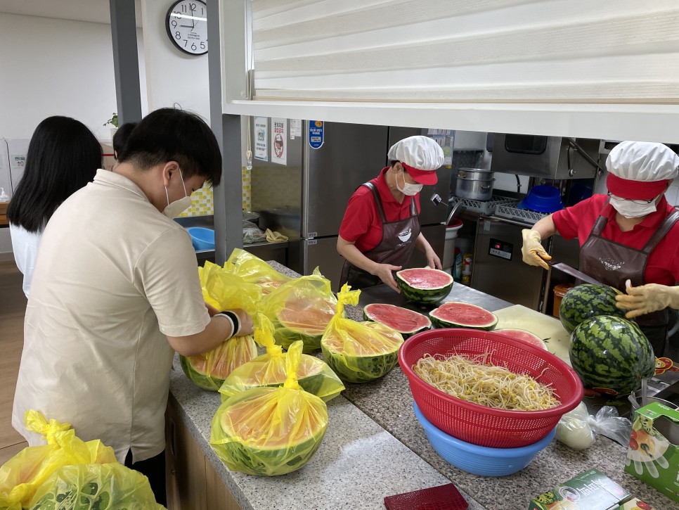신선과일지원_02_생생한 수박🍉 전달 후기 (결과보고) : 우양이야기 | 우양재단